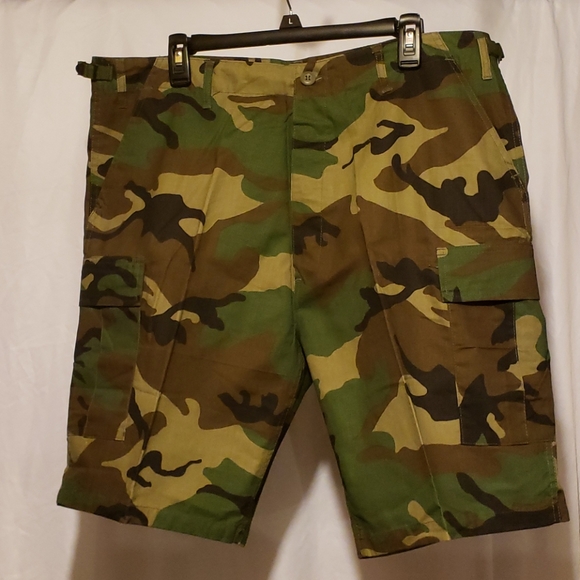 Shorts | Mens Military Woodland Camo 6 Pocket Shorts | Poshmark
